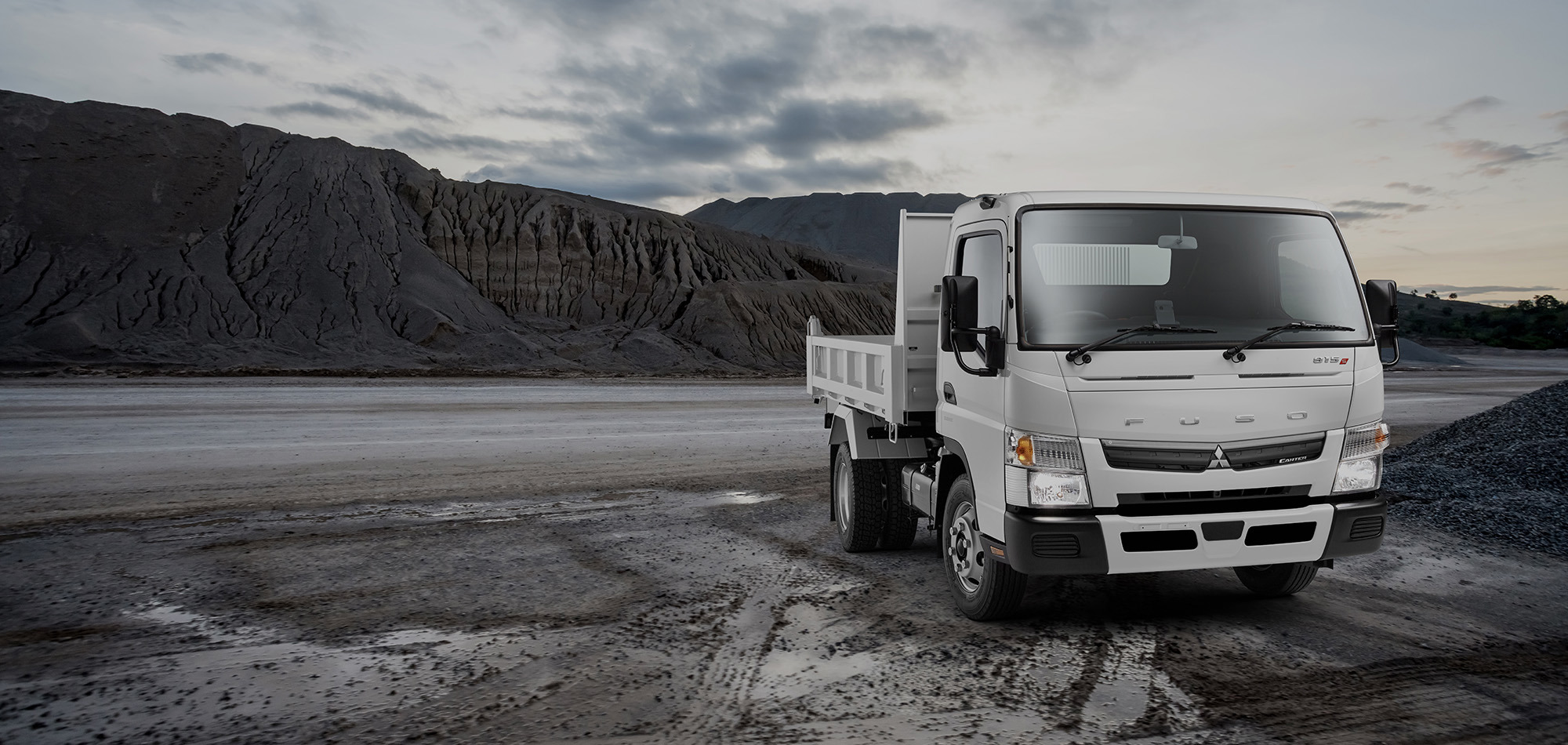 Canter 4x2 - 815 Wide Cab Tipper - Fuso Truck & Bus Australia